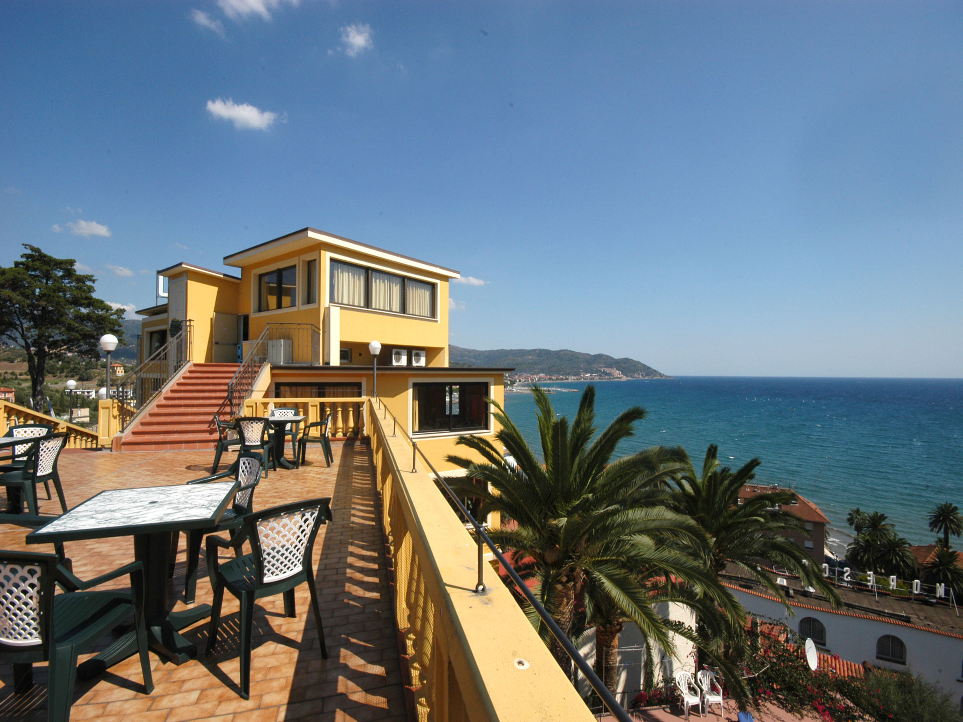 HOTEL ULIVO *** DIANO MARINA (IM)